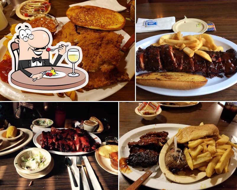 Chris & Pitts BBQ Restaurant in Bellflower - Restaurant menu and reviews