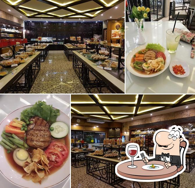Toko Roti Orion desserts, Blitar - Restaurant reviews