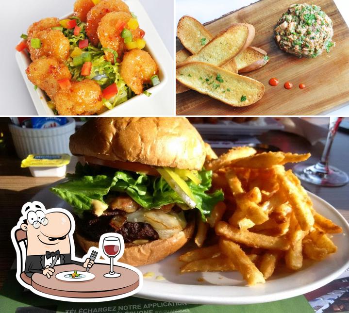 Resto Bar Le Dauphin in Sherbrooke - Restaurant menu and reviews