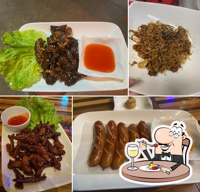ลา มูน La moon, Si Maha Phot - Restaurant menu, prices and reviews