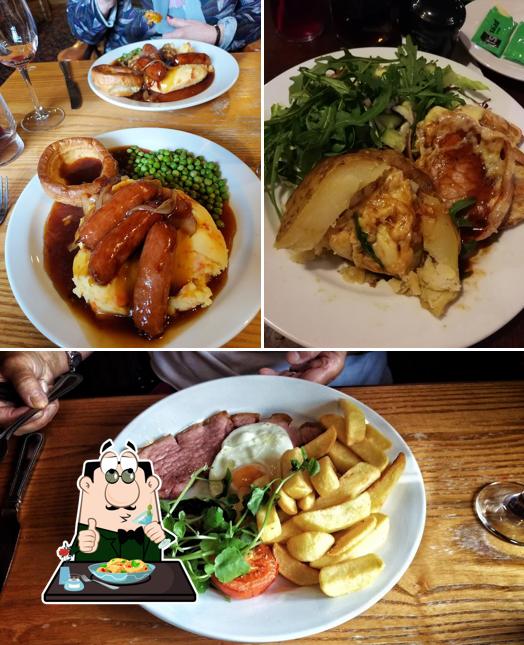 The Hollybush, Llay Rd in Cefn-y-bedd - Restaurant menu and reviews