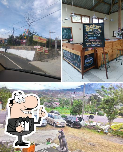 Resto& Coffee Shop restaurant, Kwadungan Jurang - Restaurant reviews