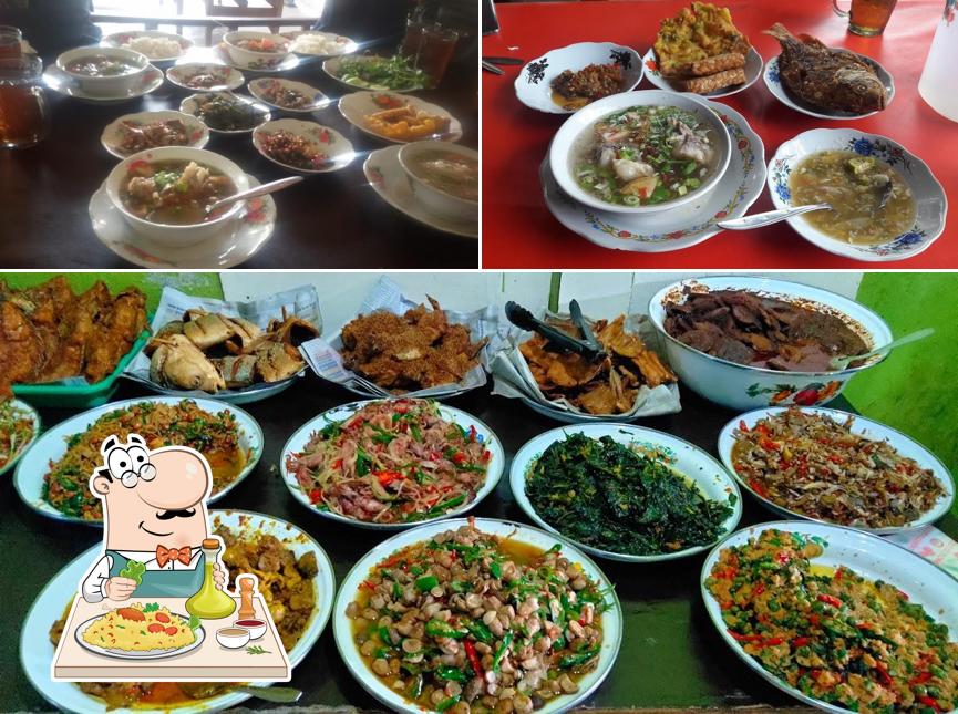 Warung Bambu restaurant, Bekasi Regency, Jalan Kemuning Blok B No.1 ...
