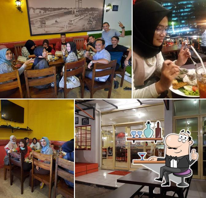 STAMPS Cafe, Palembang, Jl. Demang Lebar Daun - Restaurant reviews