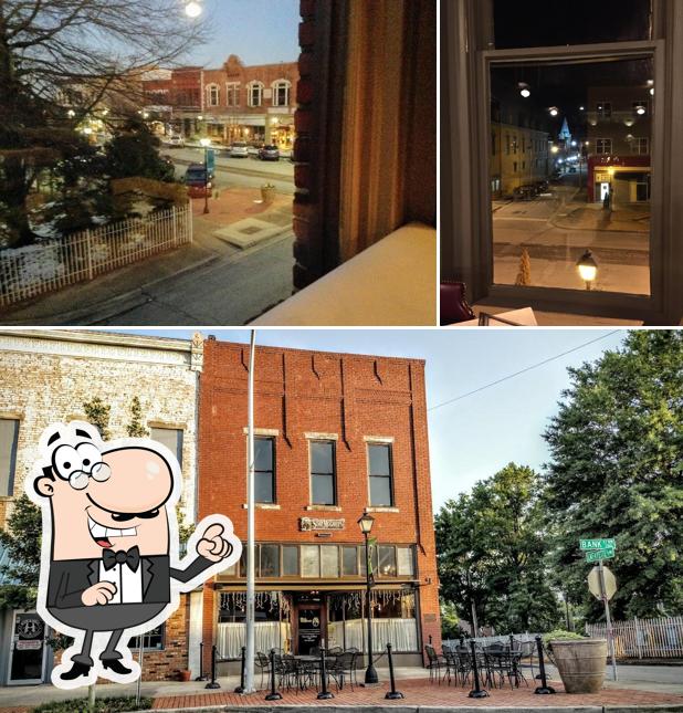 Simp McGhee's in Decatur - Restaurant menu and reviews