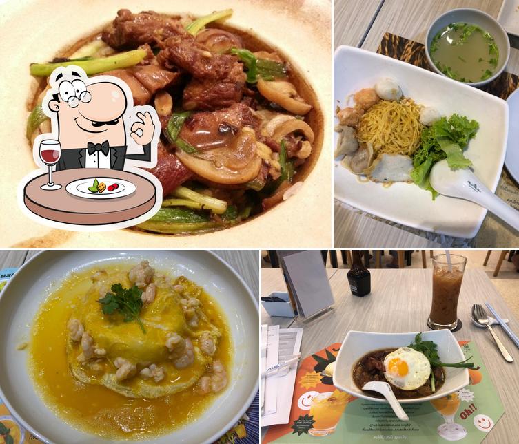 Seefah restaurant, Bangkok, Somdech Phra Debaratana Medical Center 2F ...