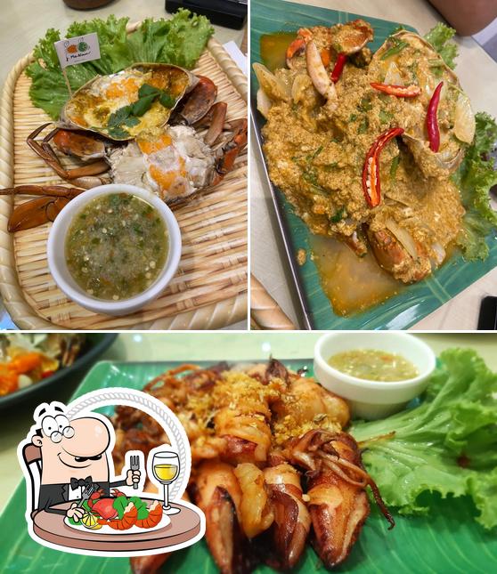 Jay Manao Restaurant, Pickled Egg Crab with Stir-Fried Fish Sauce, Hat ...
