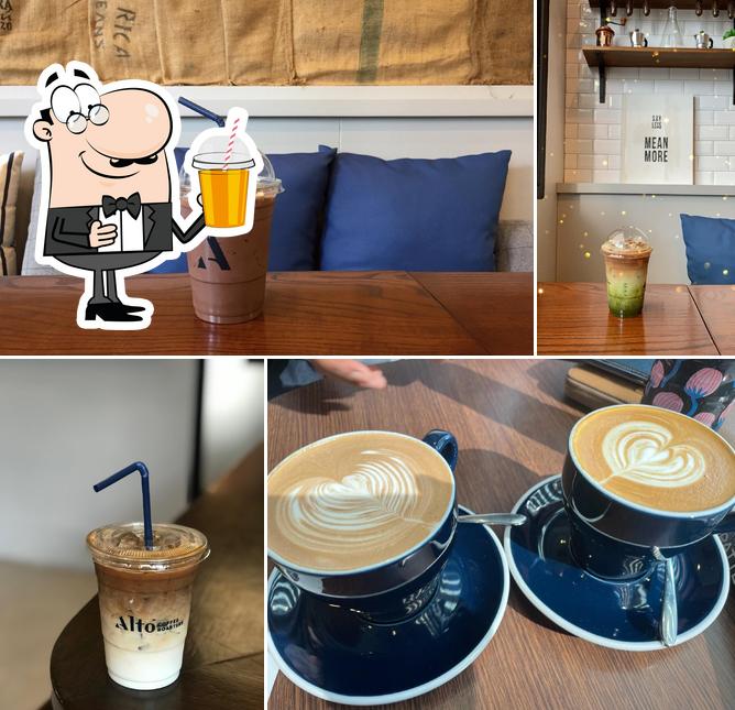 Café Alto Coffee Roasters (Suan Plern Market), Bangkok, Rama IV Rd ...