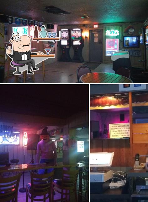 Sneaky D's in Kenneth City - Restaurant reviews