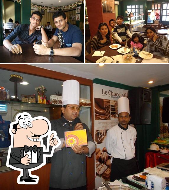 Unibic French Loaf Bakery and Cafe Cake Shop in Sarat Bose Road Kolkata ...