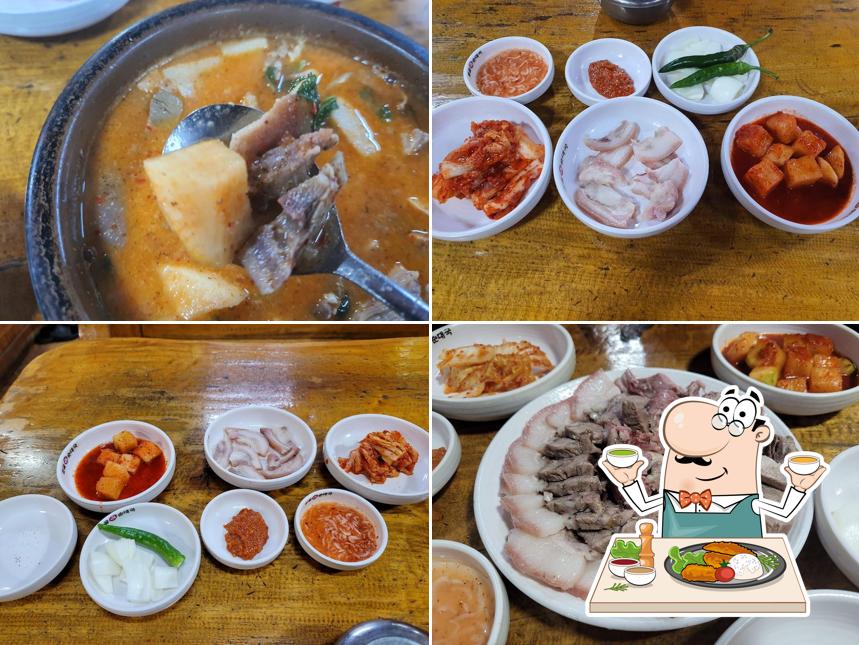 탑골순대국, Suwon-si, Hwaseo - Restaurant menu, prices and reviews