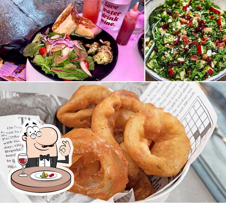 Carla, 25-03 40th Ave in New York City - Restaurant menu and reviews