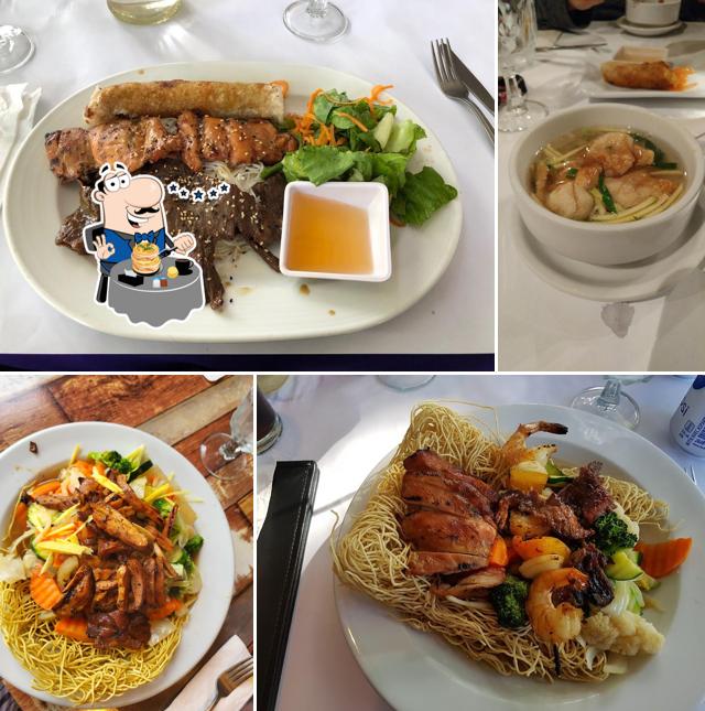 Chez Lien, 1230 Bd du Curé-Labelle in Laval - Restaurant menu and reviews