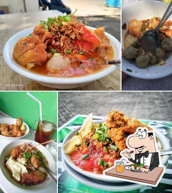 Bakso Pak War restaurant, Surabaya, Jl. Manyar Kertoarjo III ...