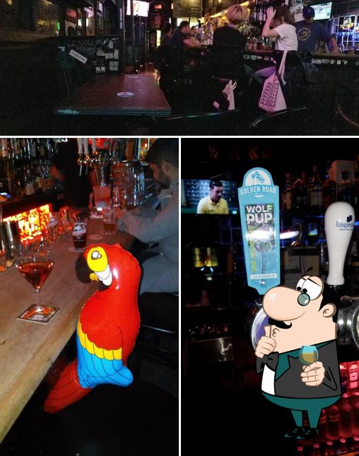 7B Horseshoe Bar aka Vazacs in New York City - Restaurant menu and reviews