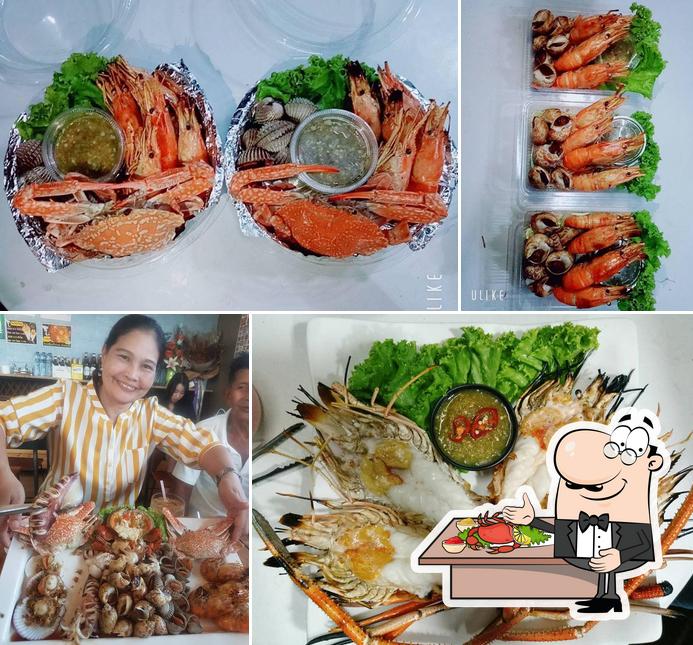 Monday ทะเลถัง seafood restaurant, Bang Pla - Restaurant menu and reviews