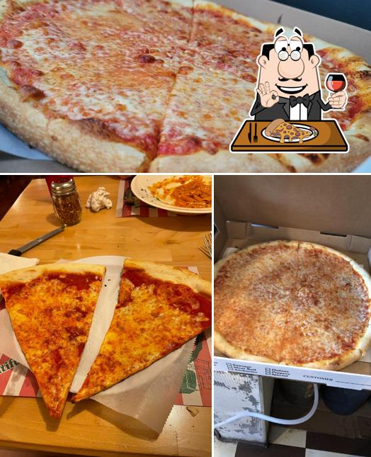 Caruso's Pizzeria in Riverhead - Restaurant menu and reviews