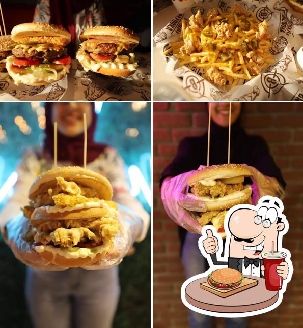 Bazooka Fried Chicken Egypt restaurant, Égypte, شارع الخمسين ، أمام مول ...