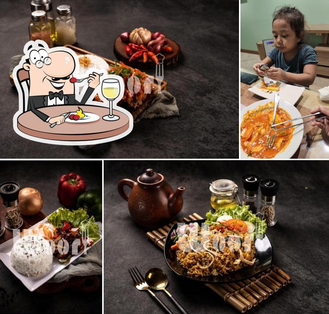 Woori Korean Restaurant & Cafe (Korean Food, Kimchi, Gimbab, Topokki ...
