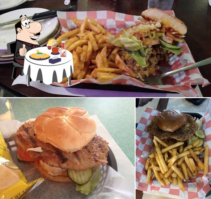 Lucky Monkey Pub and Grub, Bement - Restaurant menu, prices and reviews