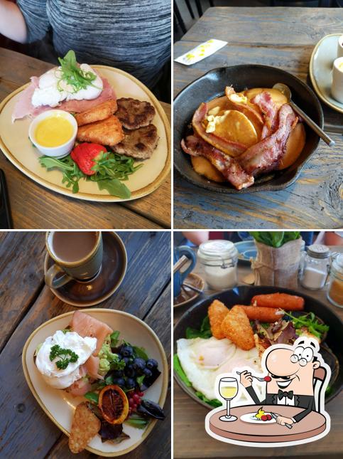 Café Paolo, 1 The Vale in London - Restaurant menu and reviews