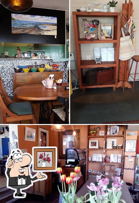 Two Birds Gallery Cafe in Toowoon Bay - Restaurant menu and reviews