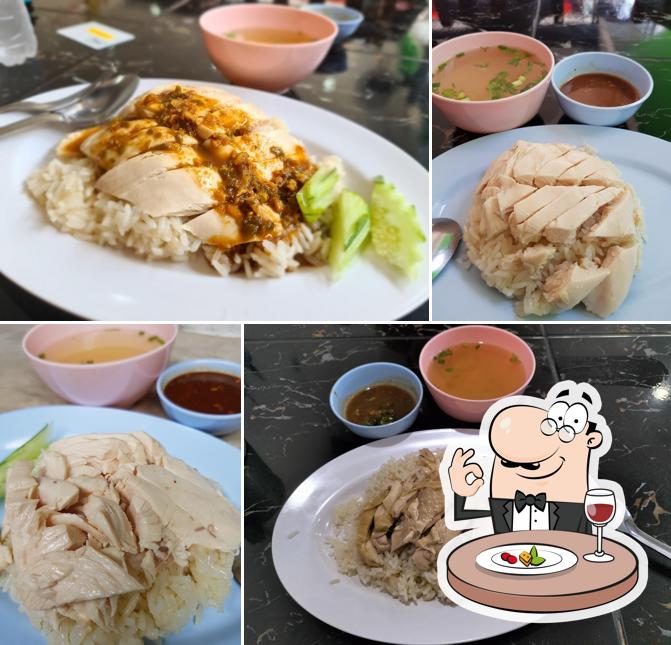 Restaurante Dan Chicken Rice, Chiang Mai, 51 Siri Mangkalajarn Rd ...