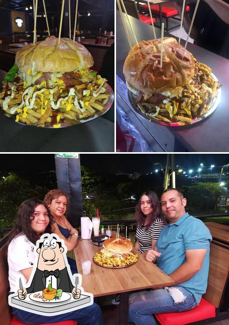Restaurante WTF Comida Gigante La Flora, Cali - Opiniones del restaurante