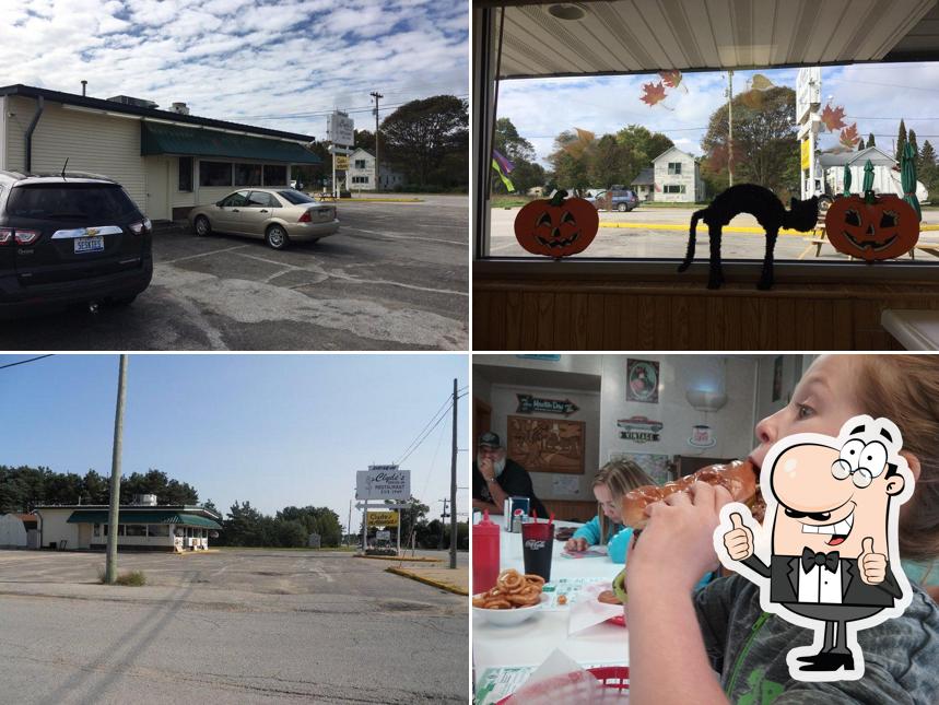 Clyde's Drive-In in Manistique - Restaurant menu and reviews