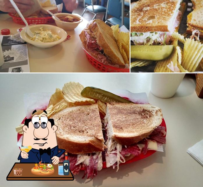 Wanigan Eatery and Pub in Bay City - Restaurant reviews