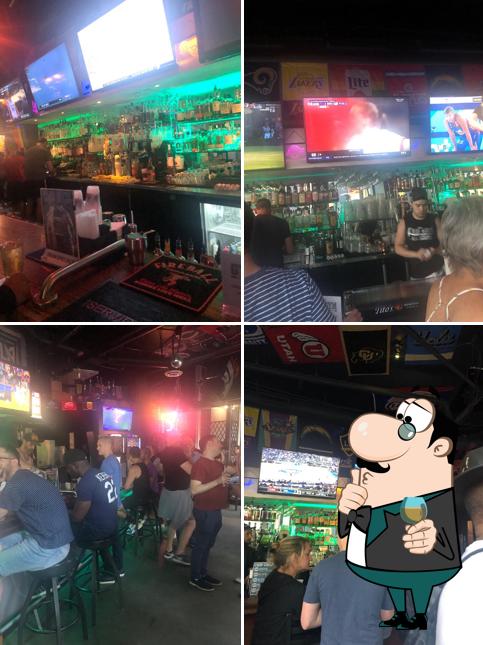 Gym Sportsbar in Los Angeles - Restaurant menu and reviews