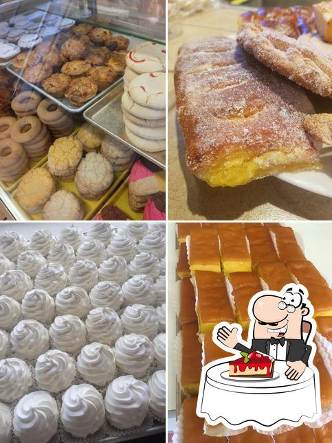 Moya's Bakery in Huntington Park - Restaurant menu and reviews