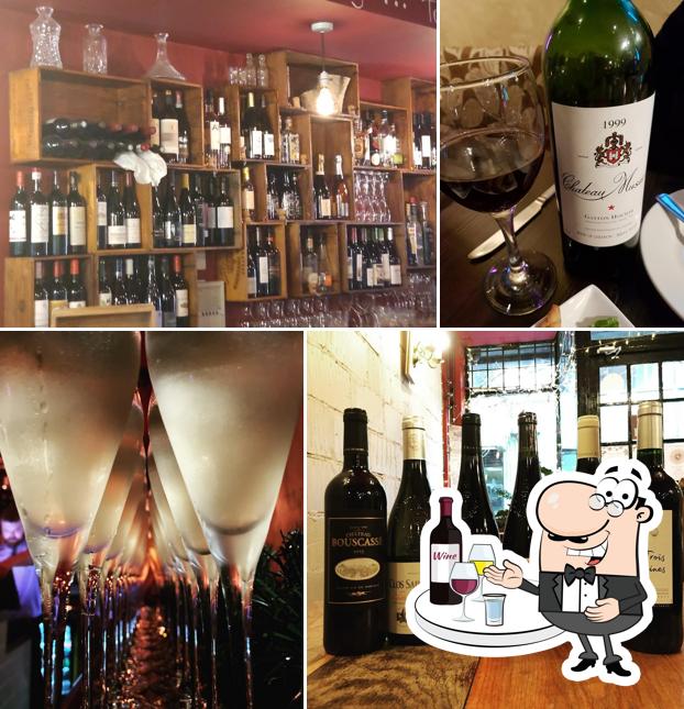 Top 7 pubs & bars in Woking, december 2025 - Restaurant Guru