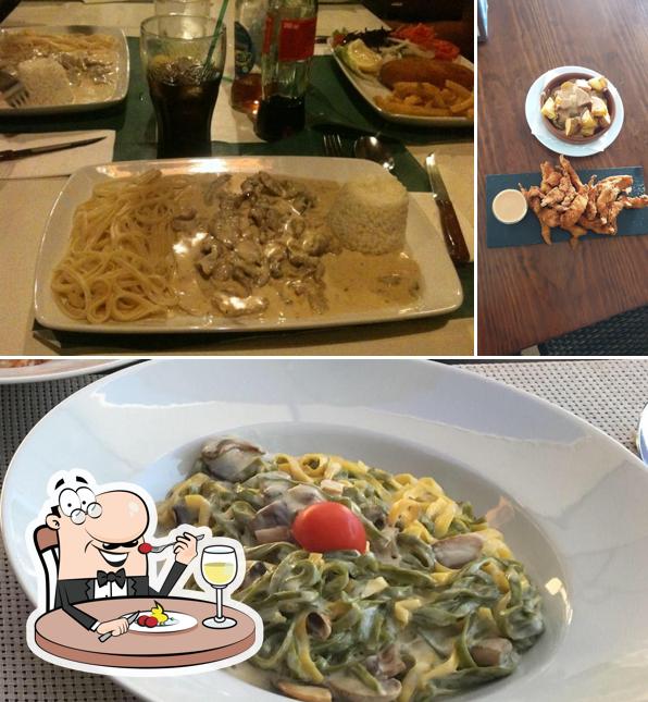 Alhambra, Pizzeria, Restaurante, Bar, Son Servera - Opiniones del ...