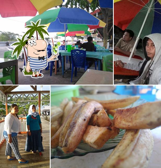 Cafe Payung Pantai Pocin, Indonesia - Restaurant reviews