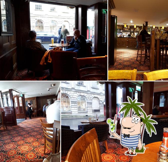 The Silk Mercer - JD Wetherspoon, Devizes - Restaurant menu, prices and ...