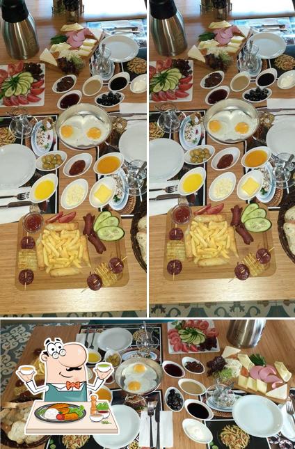 Neron Cafe & Restaurant, Istanbul, izzetpapaşa Mah. Lale 1 Sok. No:5B ...