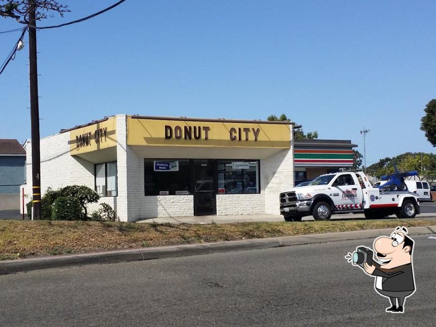 Donut City in Seal Beach - Restaurant reviews