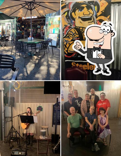 Riley's Pour House, 215 E Main St in Carnegie - Restaurant menu and reviews