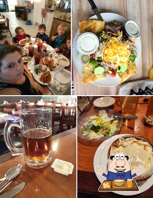 Dimitri's Restaurant, Pizza Kitchen and Its 5 O'clock Somewhere Bar in ...