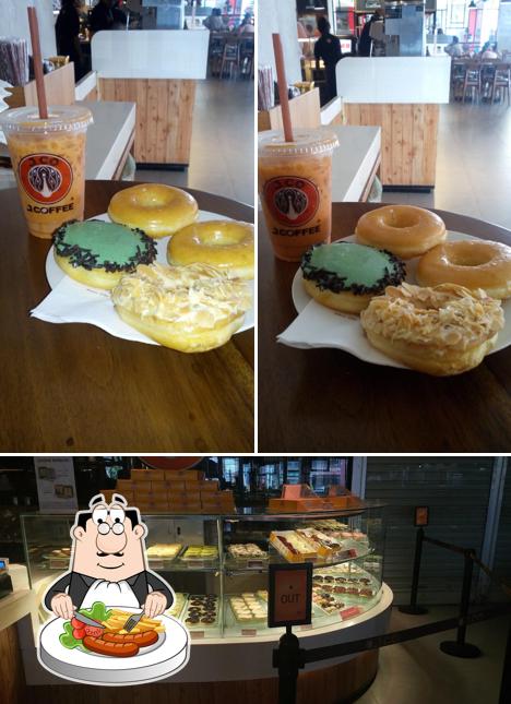 Jco Donuts & Coffee Palembang Trade Center restaurant, Palembang ...
