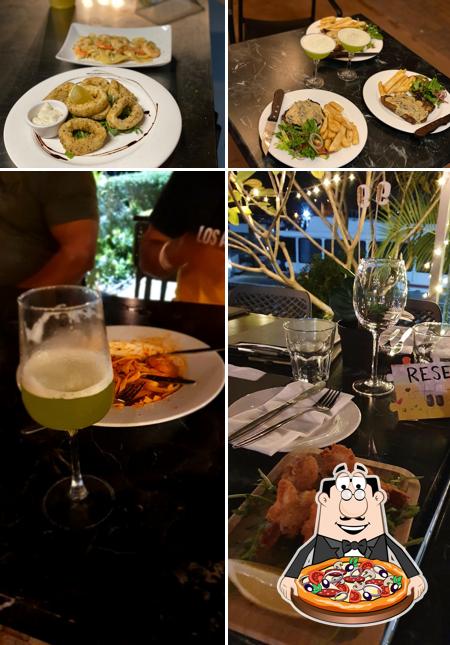 Steakout pizzeria - Pizza Italian Restaurant Sandstone Point, Sandstone ...