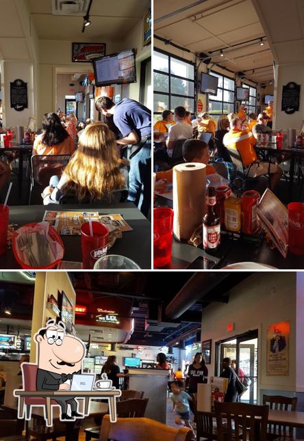 Pluckers Wing Bar in Plano - Restaurant menu and reviews