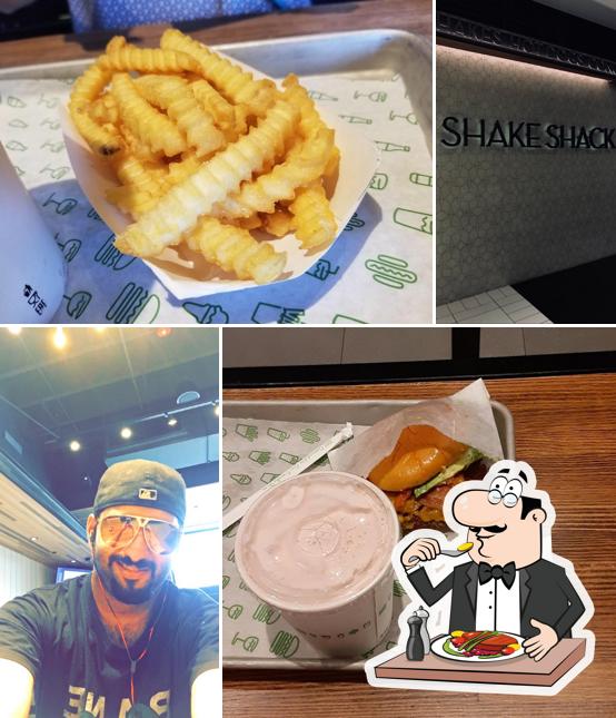 Shake Shack Houston, Galleria, Houston - Restaurant menu, prices and ...
