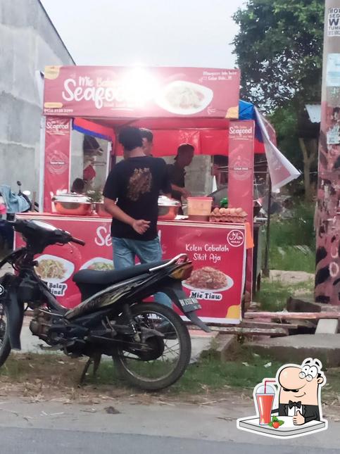 Tahan Iman Cafe dan Resto, Medan Estate - Restaurant menu and reviews