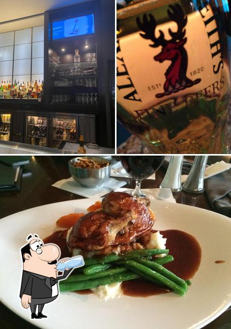 Chartroom Bar and Lounge, Toronto - Restaurant menu, prices and reviews