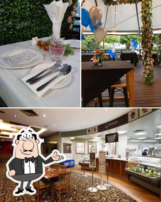 Victoria Point Tavern, TownCentre Victoria Point, Colburn Ave in ...