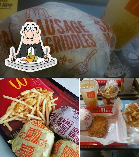 McDonald's restaurant, Quezon City, Araneta Center Cubao - Restaurant ...