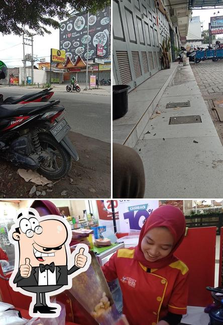 Chicken Holic Marelan, Medan - Restaurant menu, prices and reviews