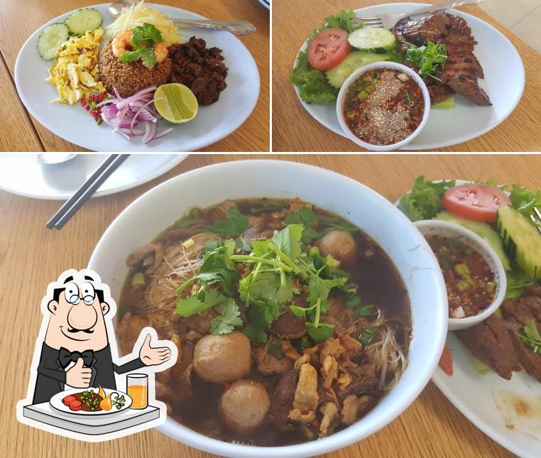 Treasure Pot Thai Restaurant in Paramount - Restaurant menu and reviews